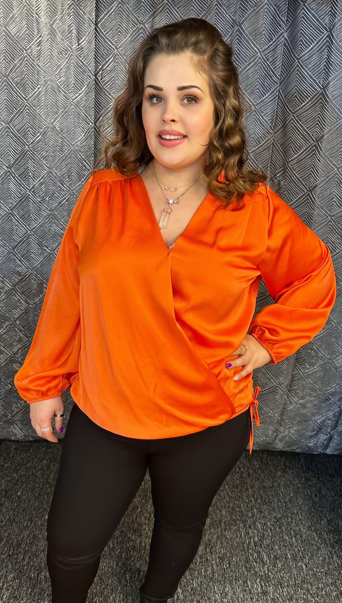 Chemises & blouses Femme SANDRA SATIN GRANDE TAILLE-ORANGE ELVIRA | Efashion Paris sur eFashion.